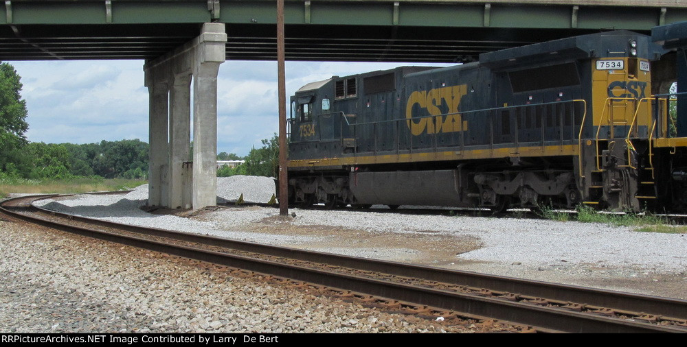 CSX 7534 was running and 7386 attached Dead in Tow